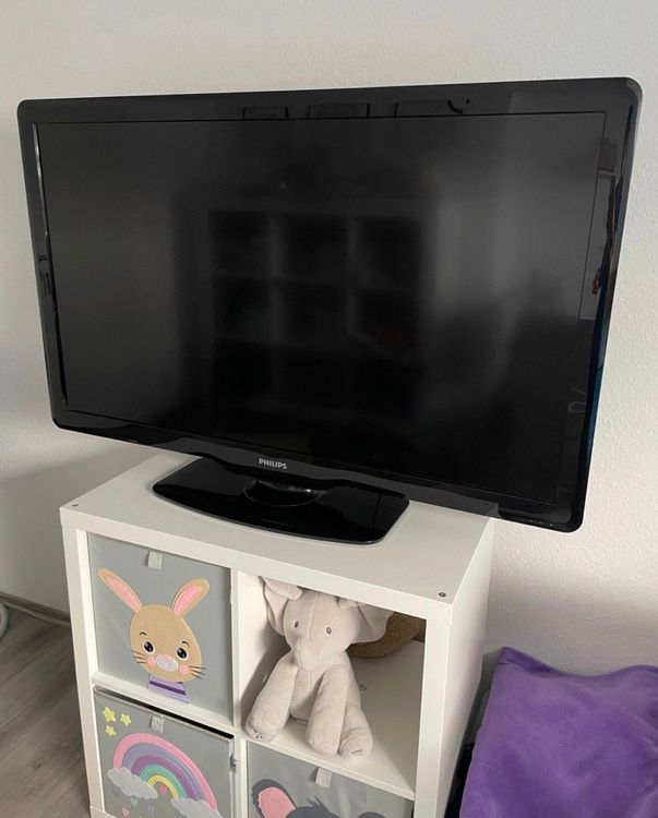 Philips LCD TV / 47 Zoll mit 119 cm Bildschirmdiagonale (Gebraucht) in ...