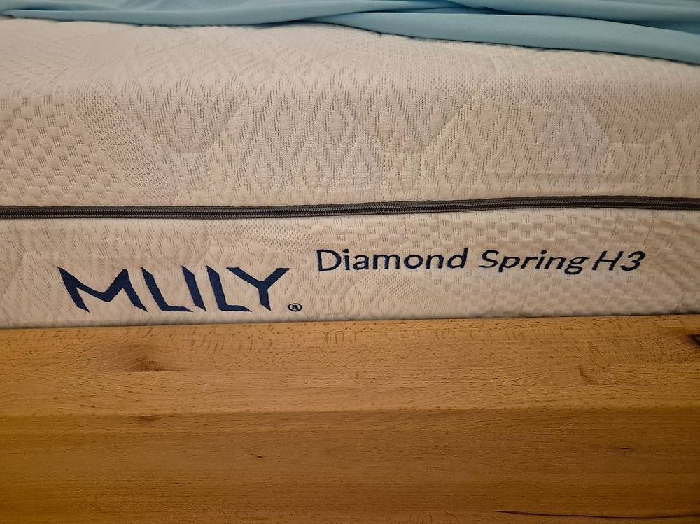 Matratze MLILY Diamont Spring H3 90x200cm (Gebraucht) in Schlatt TG für ...