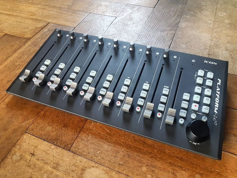 Icon Platform M+ DAW Controller USB 8-Kanal mit Motorfader | Kaufen auf ...