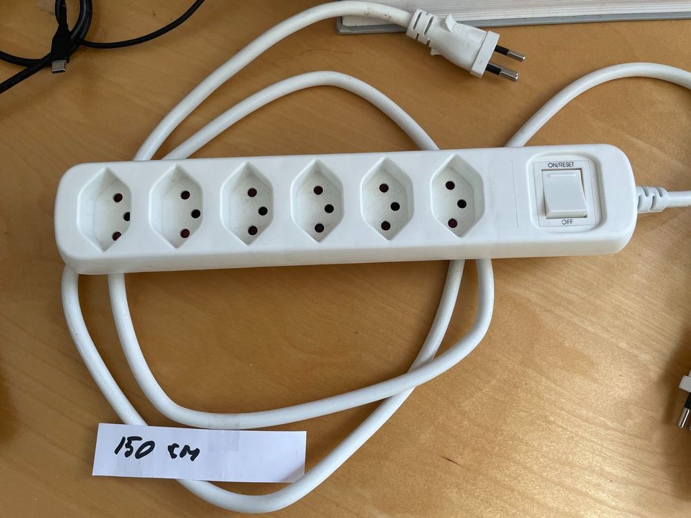 3x Mehrfachsteckdosen mit Kabel von 1.5M, 4M & 10 M. Ab 3Fr. (Gebraucht) in Oberbipp für CHF 9 ...