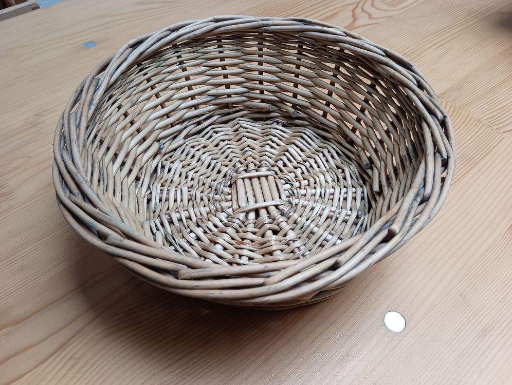 Korb Weidenkorb rund geflochten antik 28x11cm Handarbeit | Kaufen auf ...