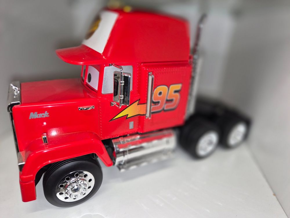 Flash Mc Queen et Mack 1/18 (D'occasion) à Bévilard pour CHF 88 – avec ...