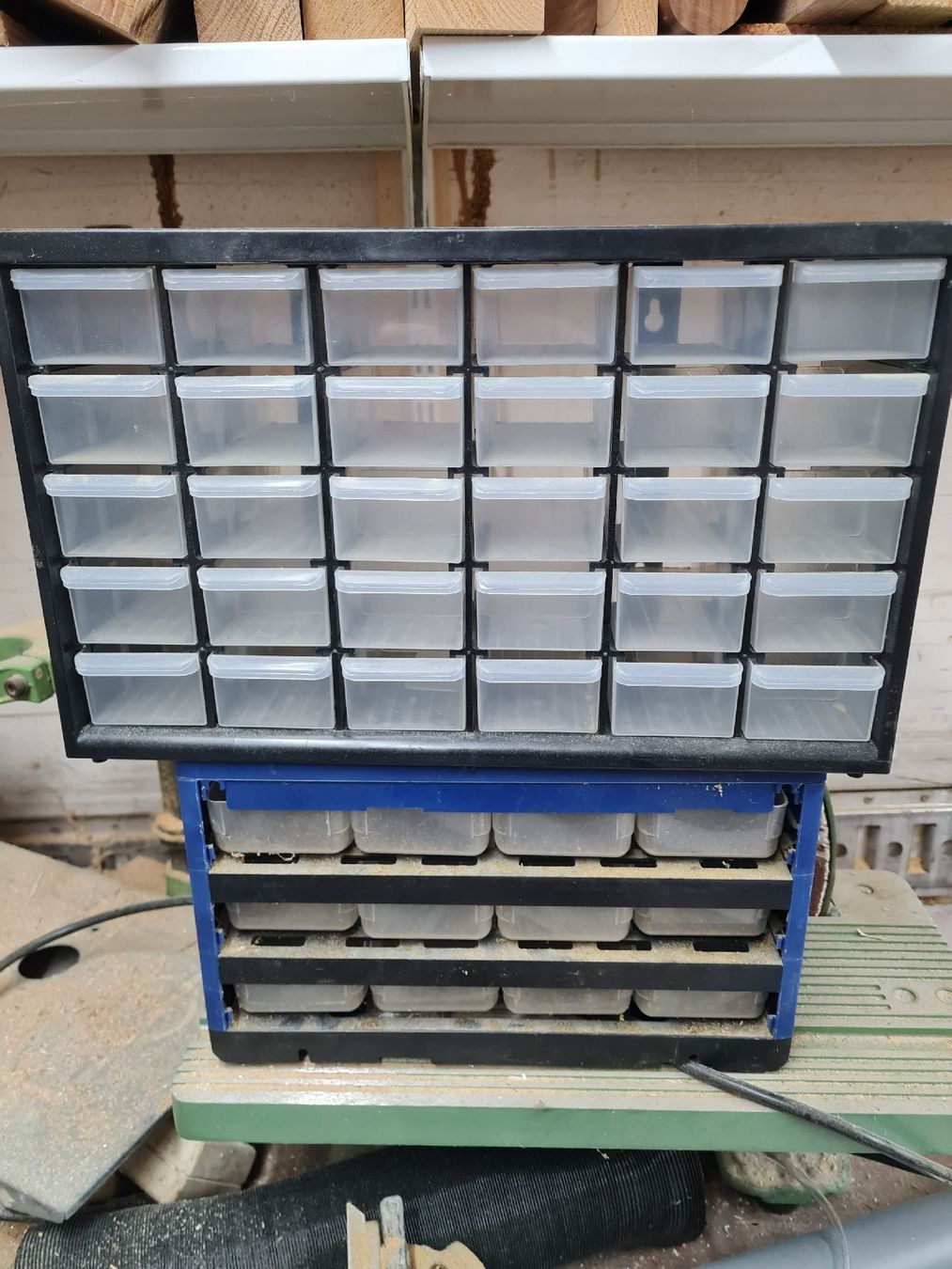 Lot de rangement à tiroirs, idéal atelier ou garage. (D'occasion) à ...