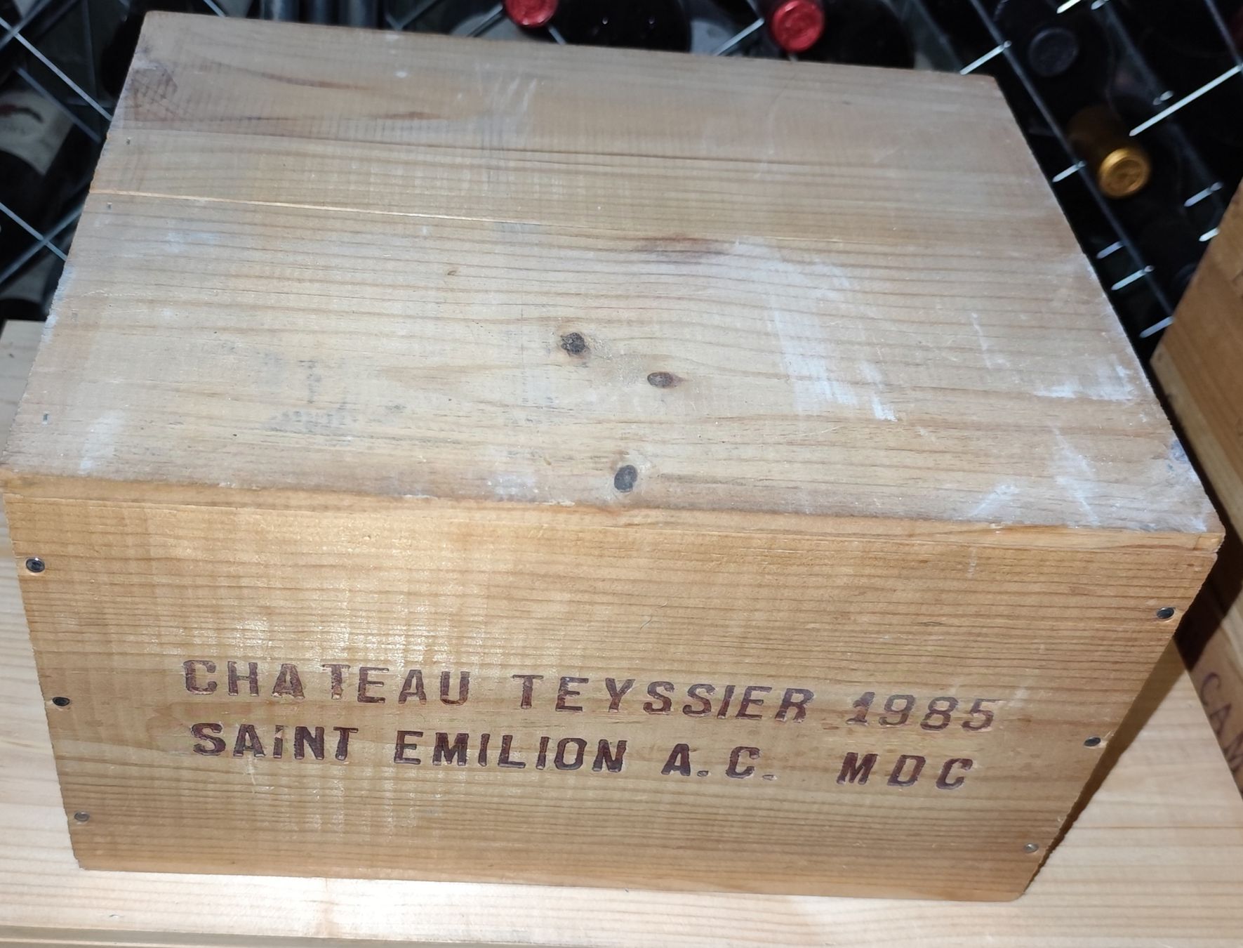 6 x 1985 Chateau Teyssier Saint Emilion in OHK (Neu und originalverpackt) in Büsserach für CHF ...