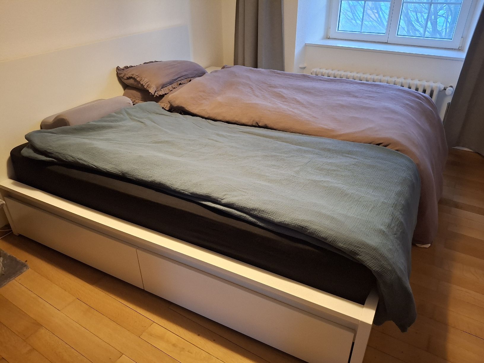 Bett Malm 180x200
