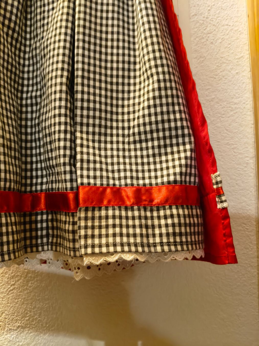 Dirndl von Heidi Landhaus fast neu Gr. 122-128 (Gebraucht) in Sargans ...