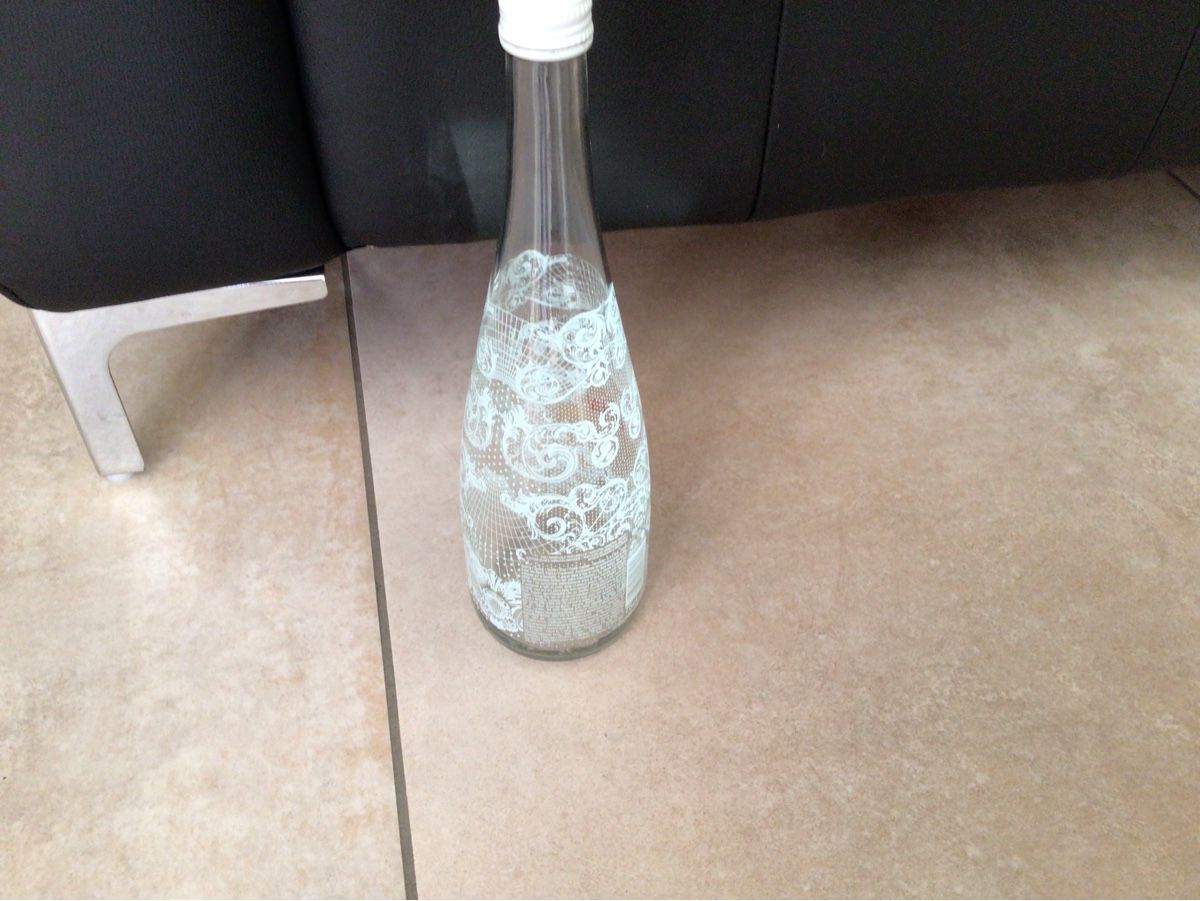 Evian Balmain Flasche (Gebraucht) in Minusio für CHF 5 – mit Lieferung ...