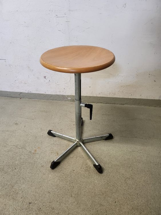Embru Hocker höhenverstellbar (Gebraucht) in Romoos für CHF 120 – nur Abholung auf Ricardo kaufen