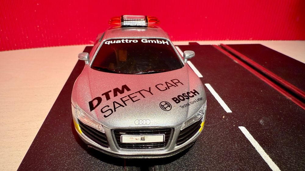 Audi R8 – Silber «DTM SAFETY CAR» Carrera DIGITAL 132 (Neu (gemäss ...
