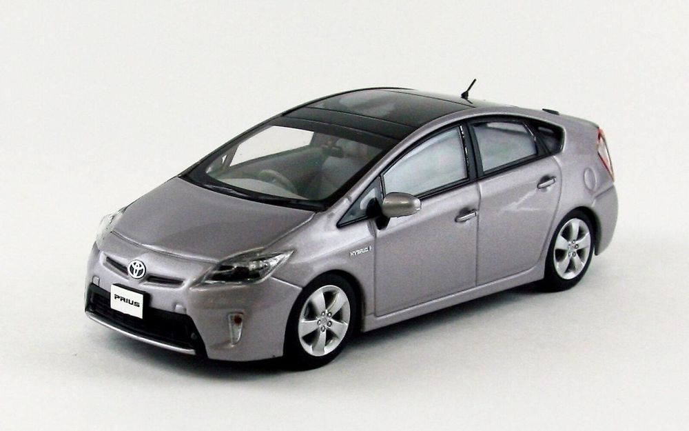 Toyota Prius III Phase I 2009-2012 RHD Light purple mica mit (Neu und ...