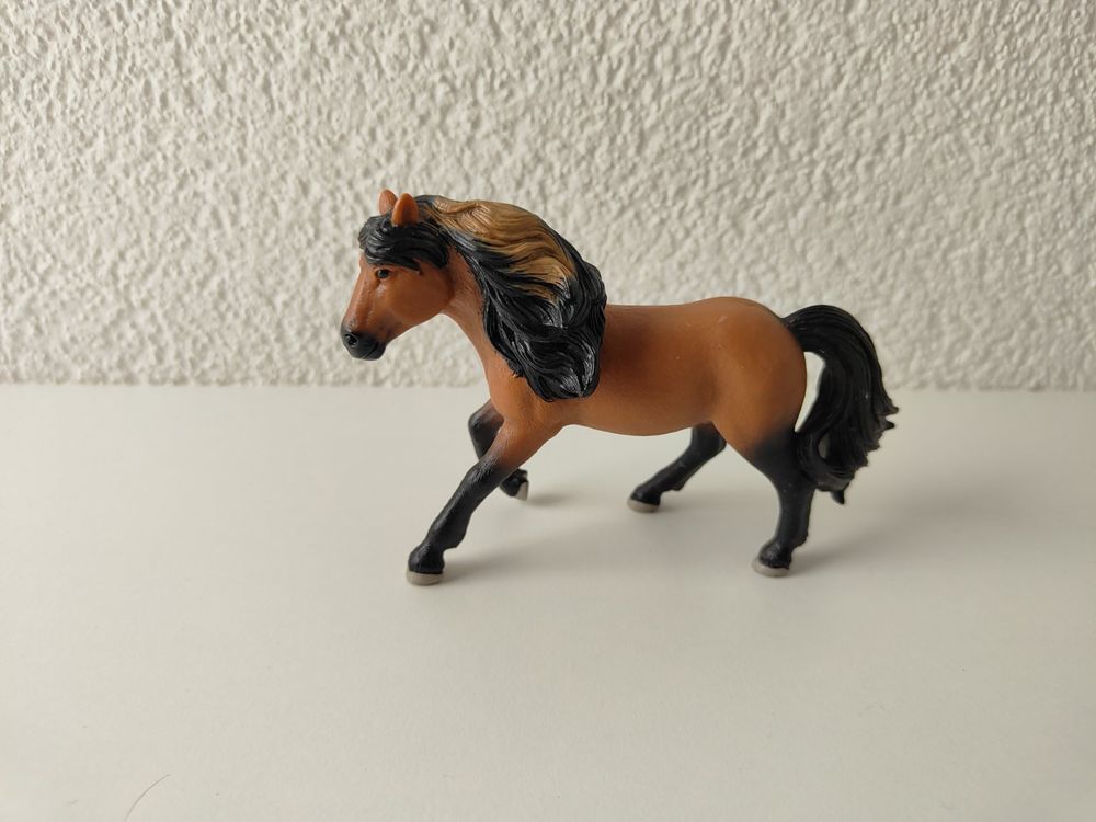 Schleich Island Pony Hengst Horse Club Bauernhof Pferde (Gebraucht) in Thalwil für CHF 9 – mit ...