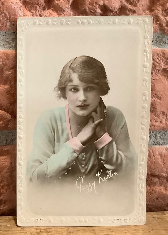 Alte Foto AK - Junge Dame - PEGGY KWITON aus England (Gebraucht) in ...