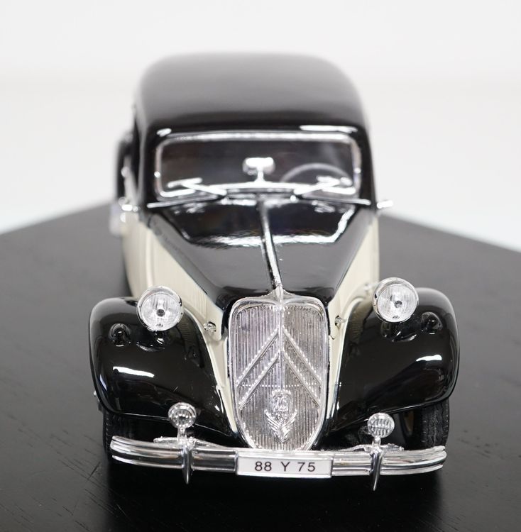 MODELLAUTO-1:18 - CITROËN 15CV 6Cyl (1952) von MAISTO® (Gebraucht) in Mels für CHF 19 – mit ...