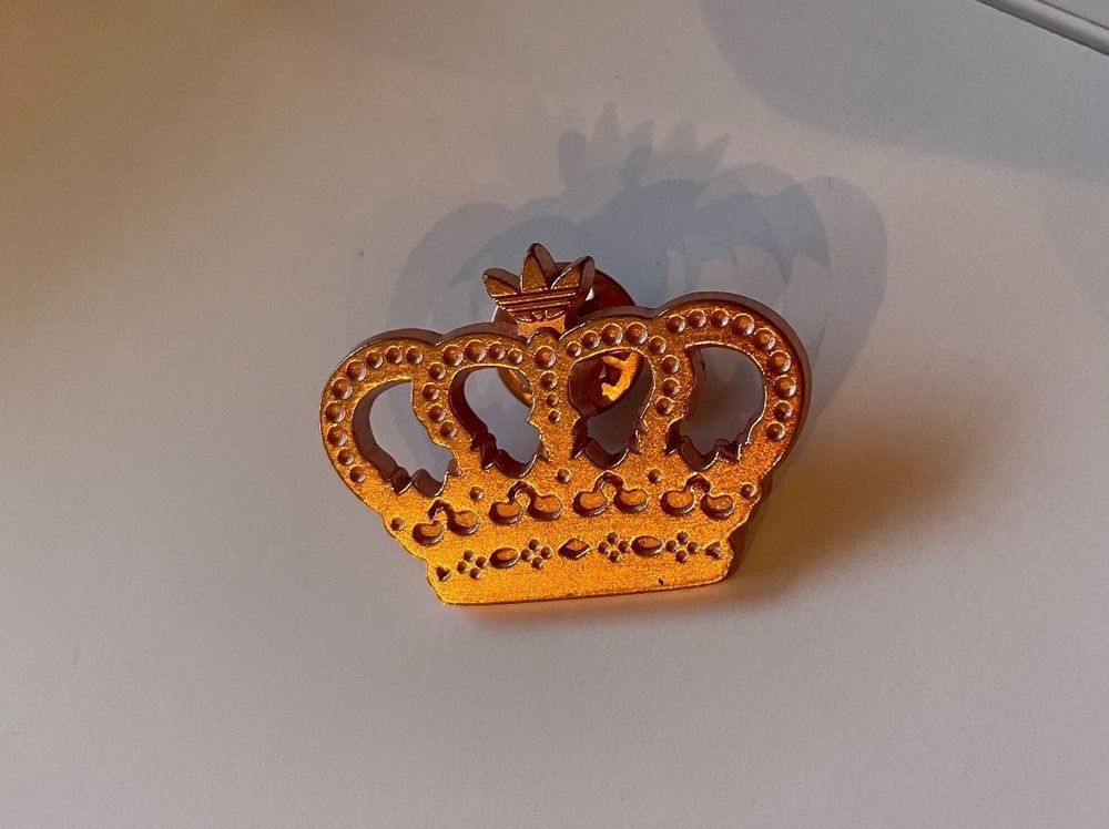 Adidas Pin (Neu (gemäss Beschreibung)) in für CHF 2 – mit Lieferung auf ...