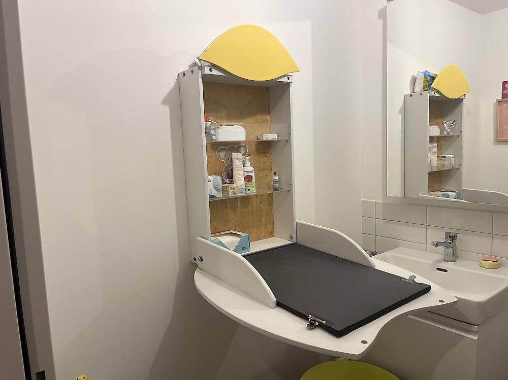OWO Wickel Ei - Wickeltisch (Gebraucht) in Zürich für CHF 80 – nur ...