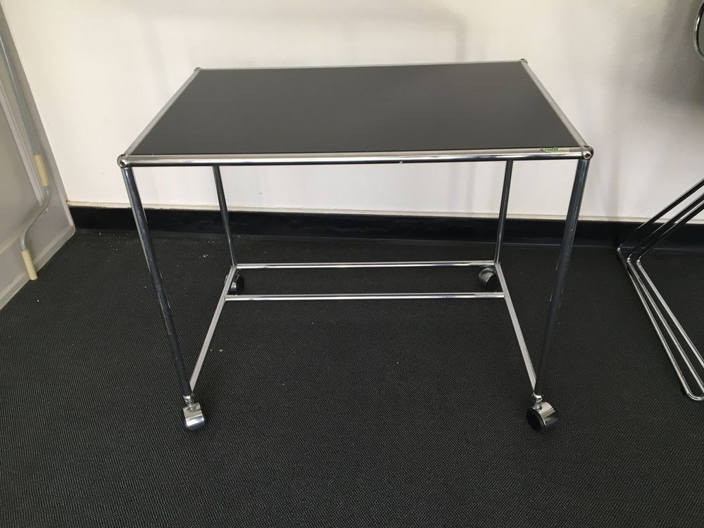 Table à roulettes USM 51x74x64 (D'occasion) à fribourg pour CHF 100 ...
