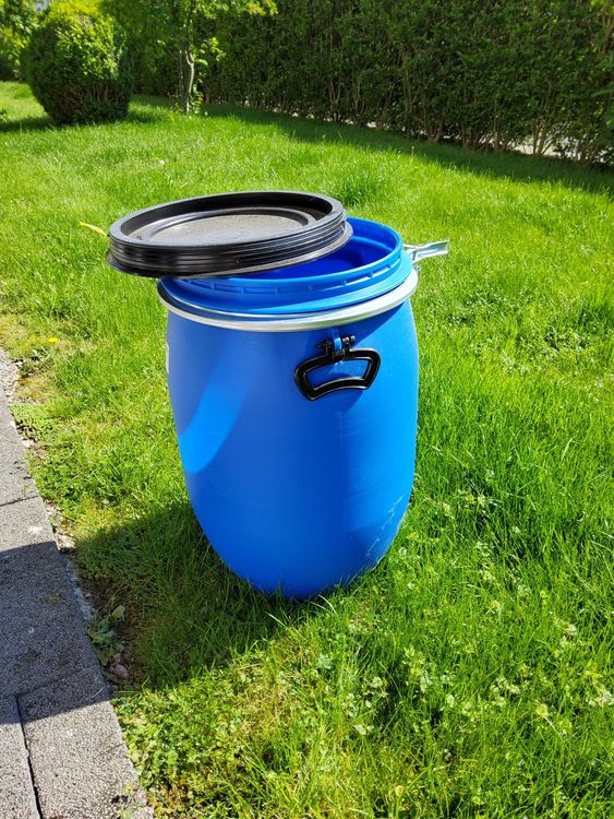 Fass blau, 60 Liter, 61x40cm (Gebraucht) in Sursee für CHF 1 – nur ...