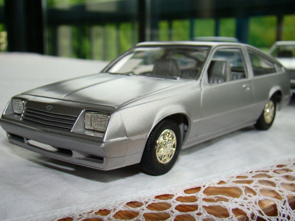 ERTL AMT 83 1983 Chevrolet Cavalier 1:25 (Neu und originalverpackt) in ...