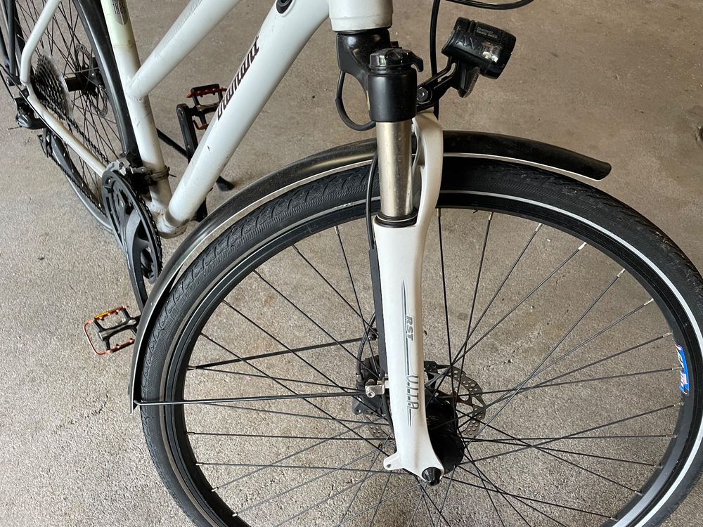 Sehrgut ausgestattetes Damen Velo – Diamant elan deluxe | Kaufen auf ...