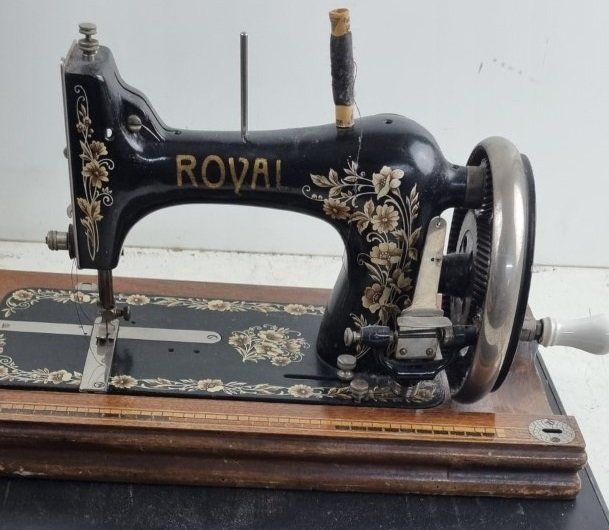Handnähmaschine Royal Nähmaschine antik (Gebraucht) in Flums für CHF 24 ...