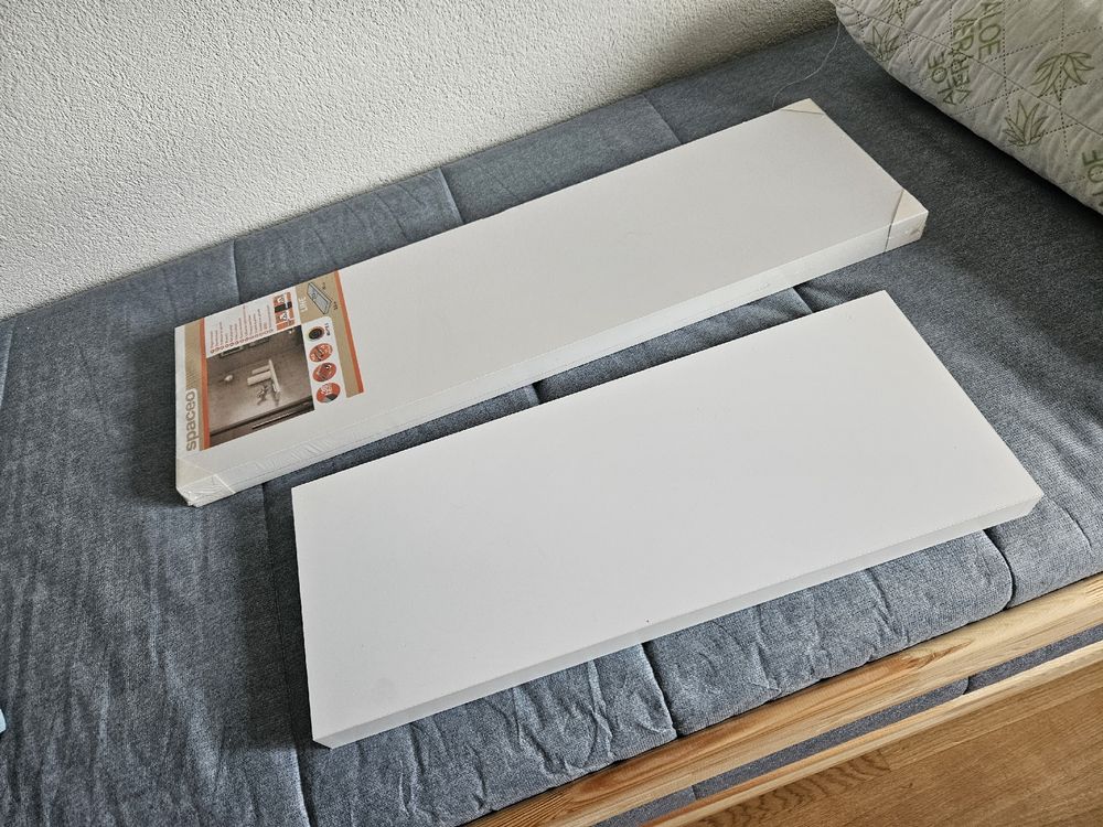 2 weiße Regale (Neu und originalverpackt) in Bern für CHF 10 – nur ...