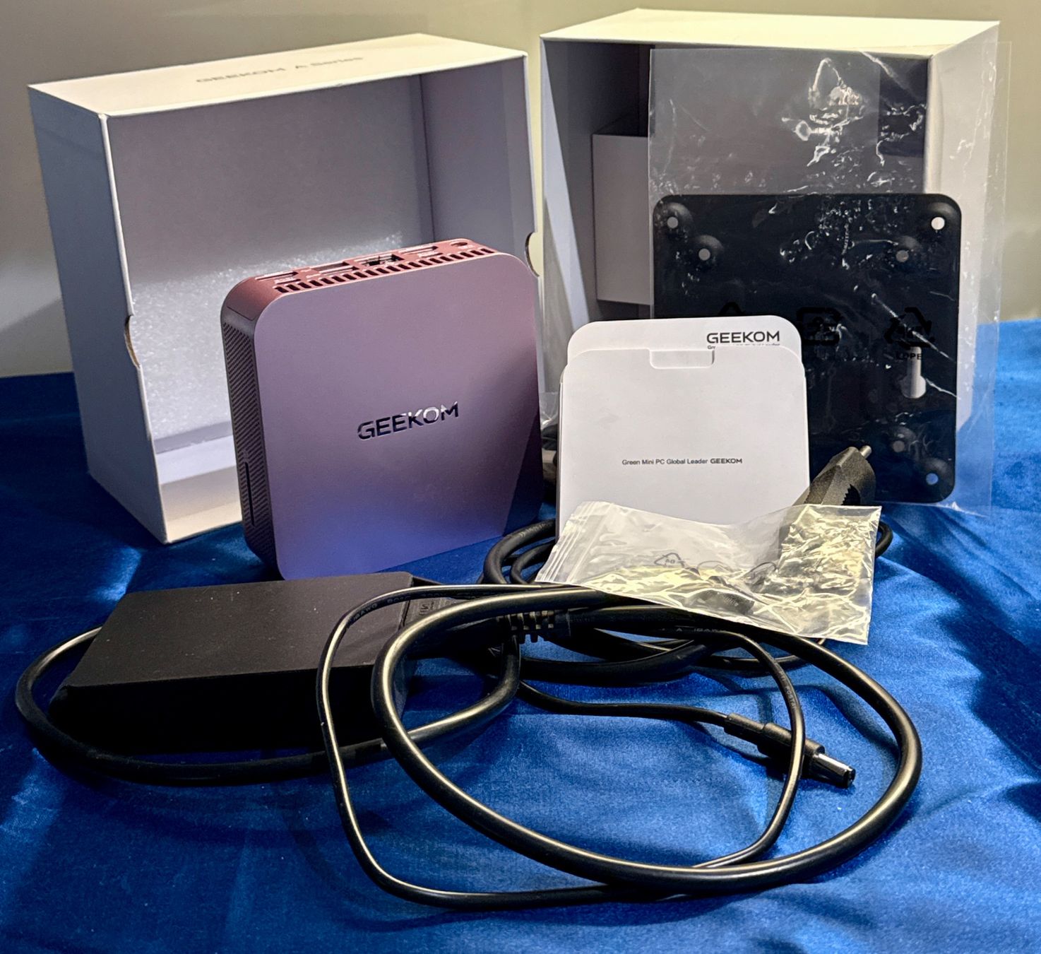 Mini PC GEEKOM A6, Ryzen 7 6800H, 32GB RAM, 1T SSD (Gebraucht) in ...