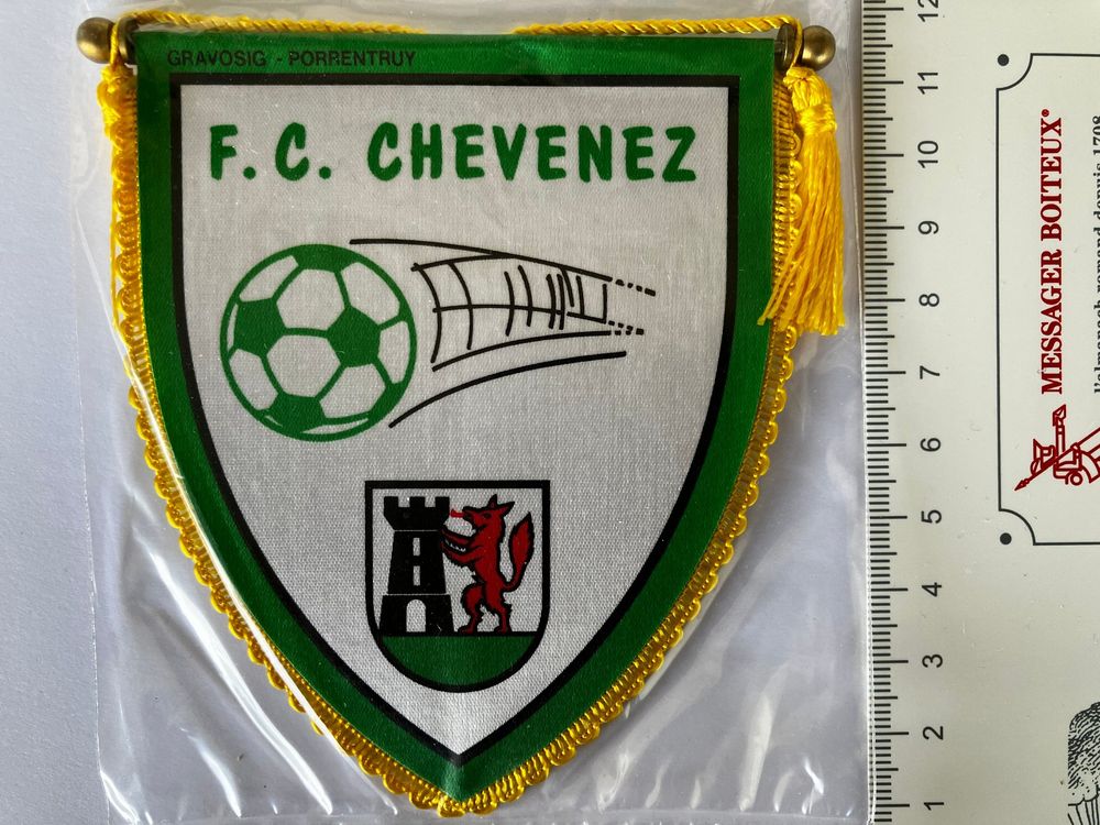 Vintage Fanion/Wimpel FC CHEVENEZ (Neu und originalverpackt) in Gland für CHF 7 – mit Lieferung ...