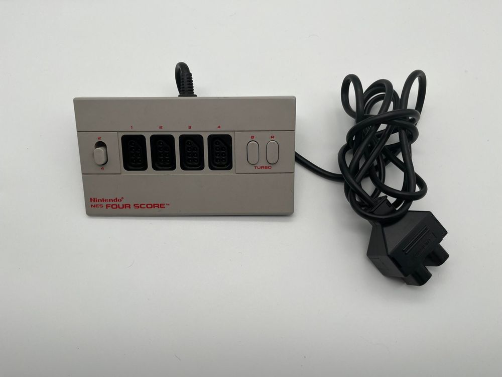NES Four score 4 Spieler Adapter Nintendo Original | Kaufen auf Ricardo