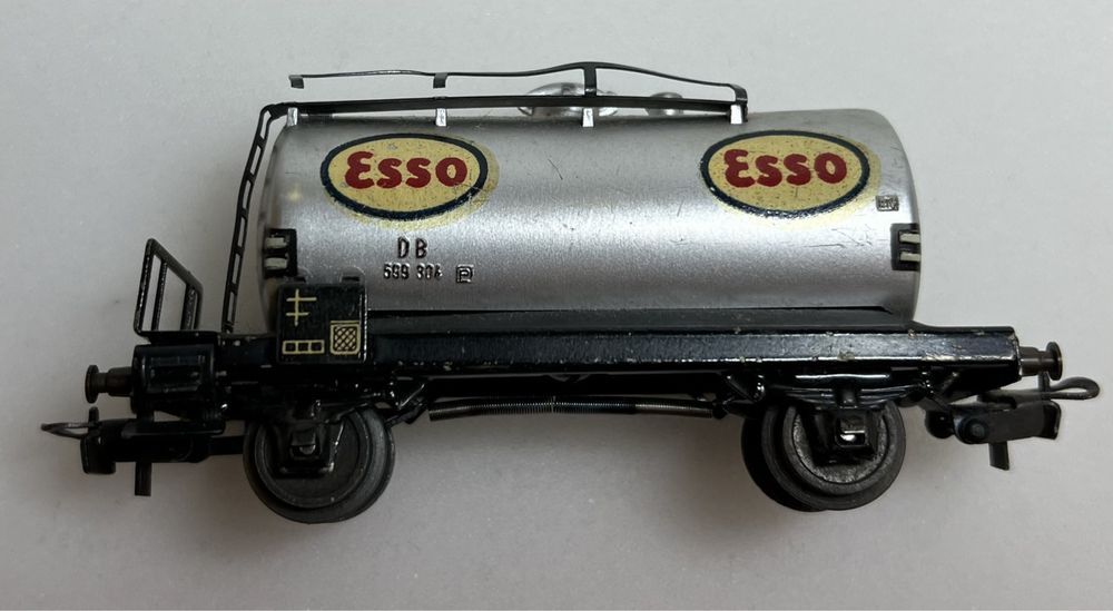 Märklin Tankwagen Esso (Gebraucht) in Steinach für CHF 5 – mit Lieferung auf Ricardo kaufen