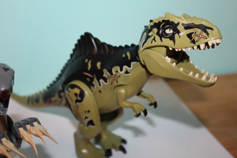 LEGO Jurassic World: Giganotosaurus + Therizinosaurus | Kaufen auf Ricardo