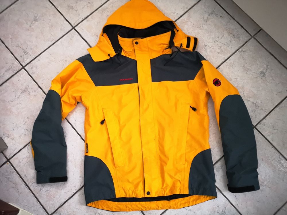 Mammut Gore-Tex RegenJacke Gr. M (Gebraucht) in Sevelen für CHF 33 – mit Lieferung auf Ricardo ...
