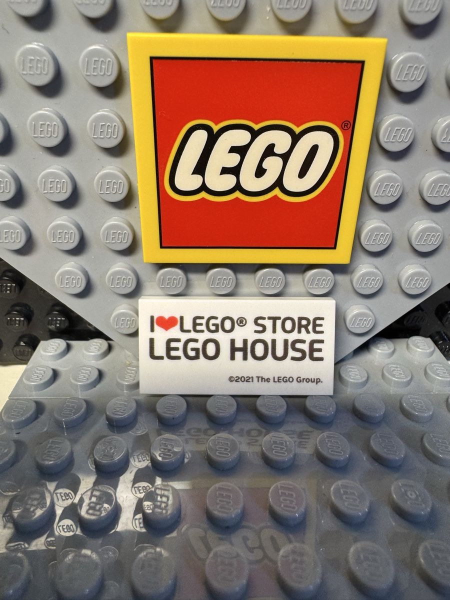 Lego 2x4 Fliese I ️ Lego Store Lego House (Neu (gemäss Beschreibung ...