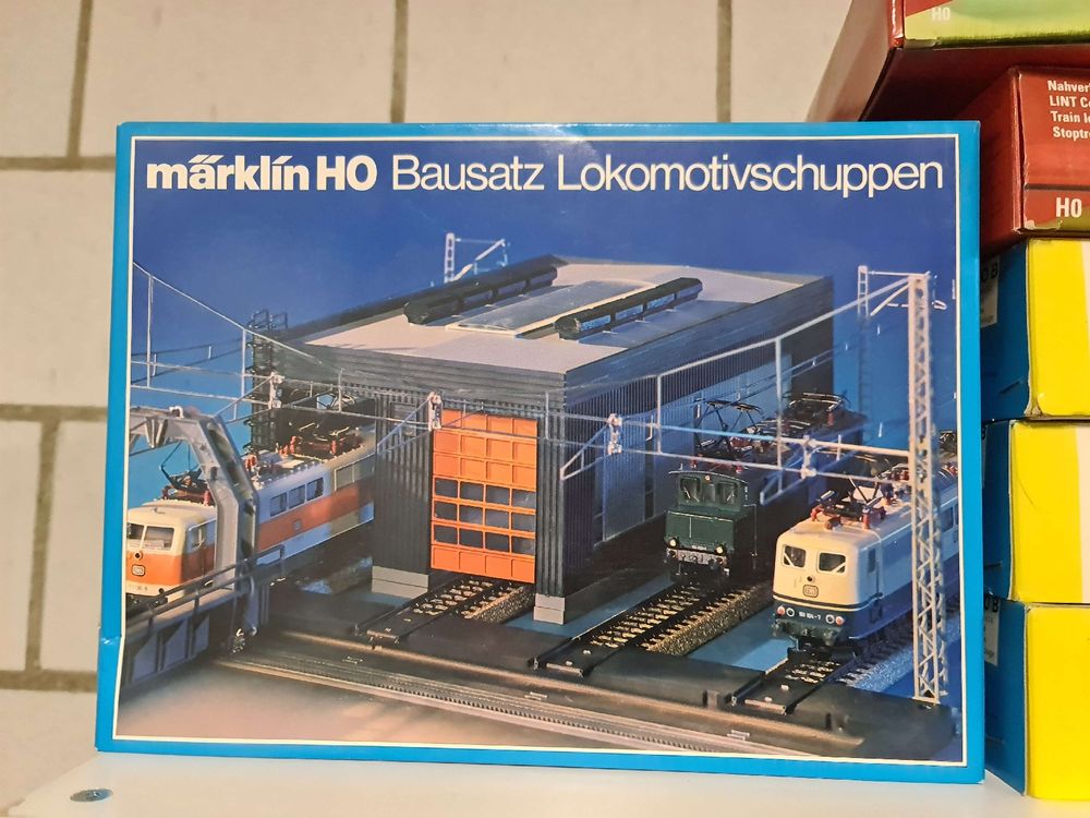 Märklin HO Bausatz Lokomotivschuppen (Neu und originalverpackt) in ...