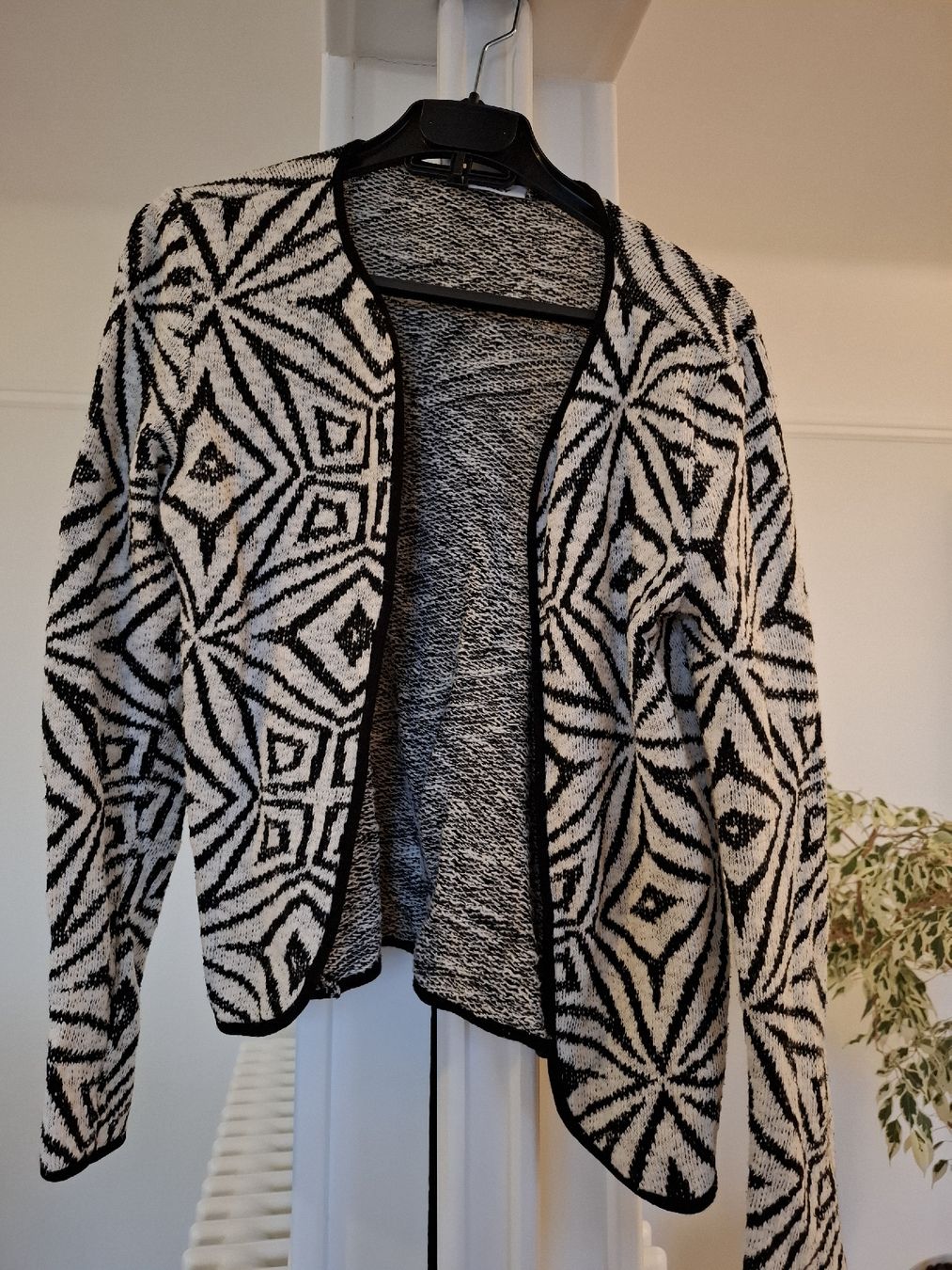 Jaquette Only XS (D'occasion) à Neuchâtel pour CHF 10 – avec livraison ...