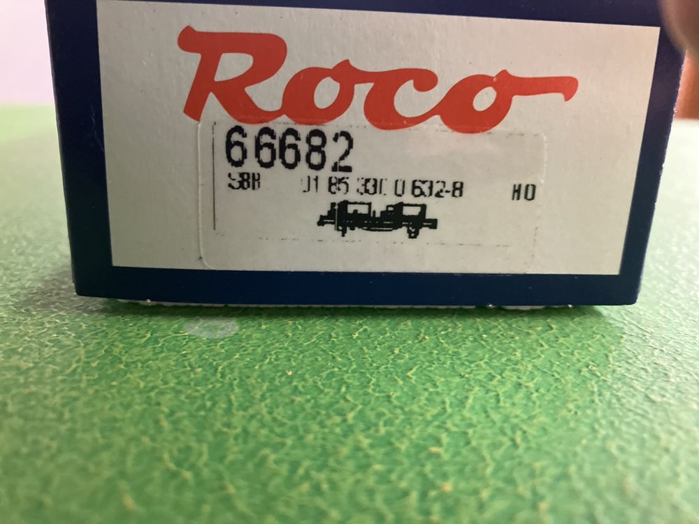 Roco Flachwagen mit 2 Sani Pinzgauer (Neu und originalverpackt) in ...