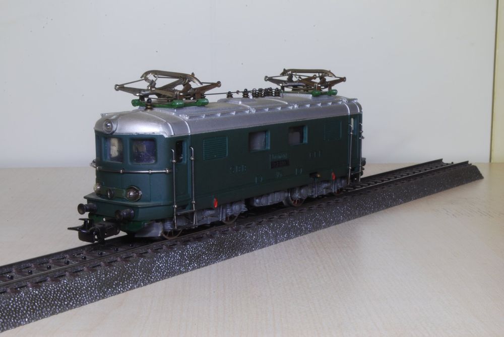 Märklin Re 800 Vintage Modell SBB / CFF Re 4/4I (Gebraucht) in Emmetten ...