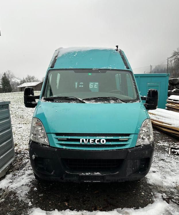Iveco Daily 🚐 – Anhängerkupplung, 6 Sitzplätze, robust (Gebraucht) in ...