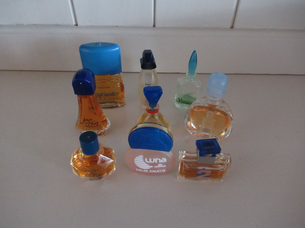 9 Alt Miniatur EDT Parfum Bottle Sehr Selten (Gebraucht) in Trimbach ...