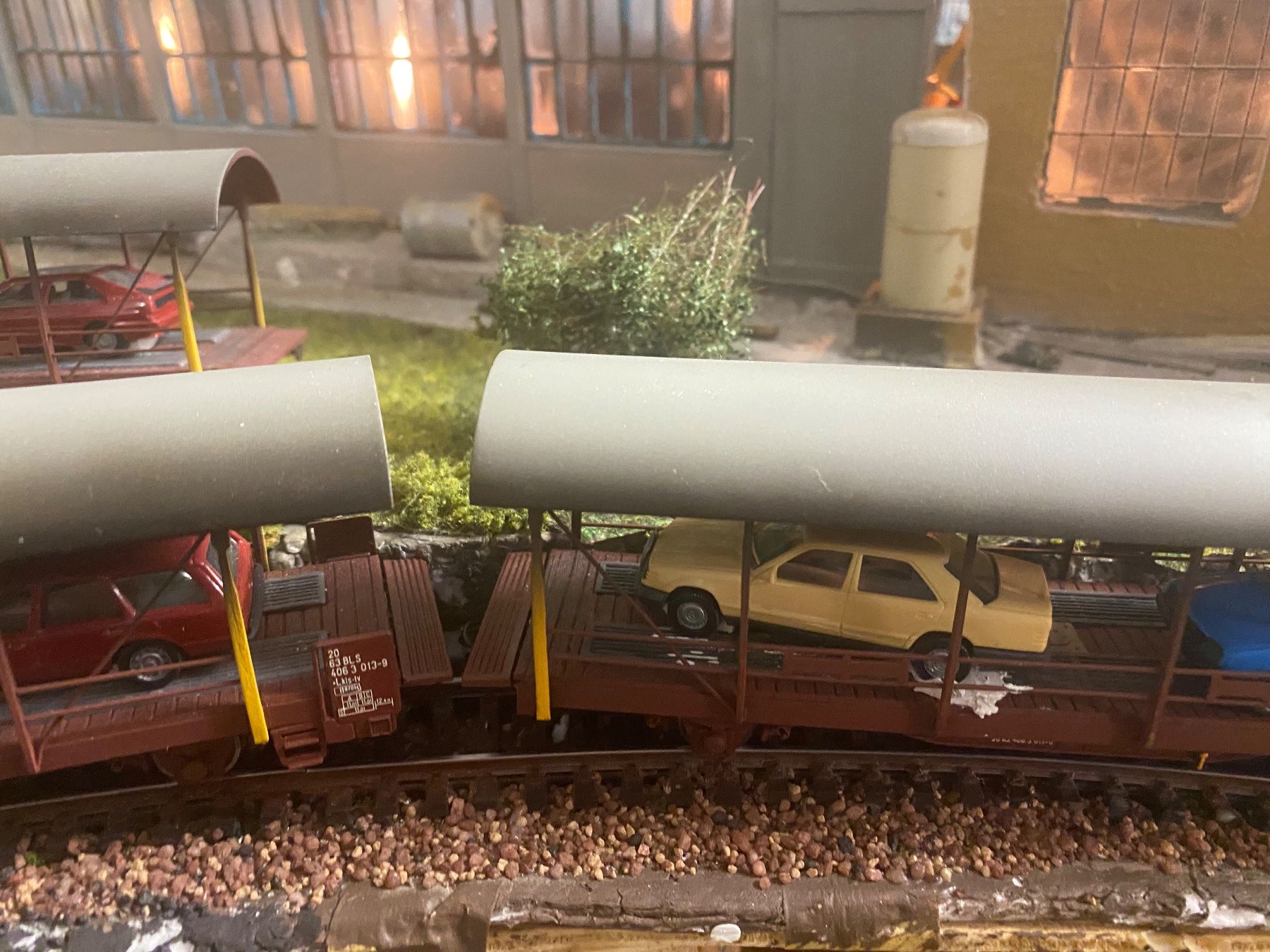 Metropolitan H0 BLS Autotransportzug 5 Wagen mit Autos (Gebraucht) in ...