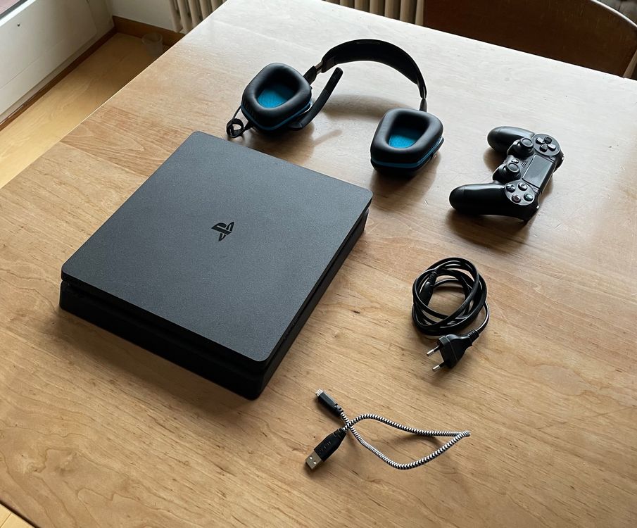 PS4 slim 1 TB inkl. Headset (Gebraucht) in Baden für CHF 173 – mit ...
