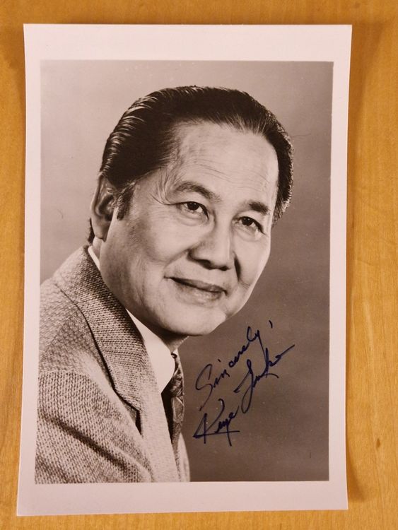 Keye Luke, Original Autogramm auf Foto in s/w | Kaufen auf Ricardo