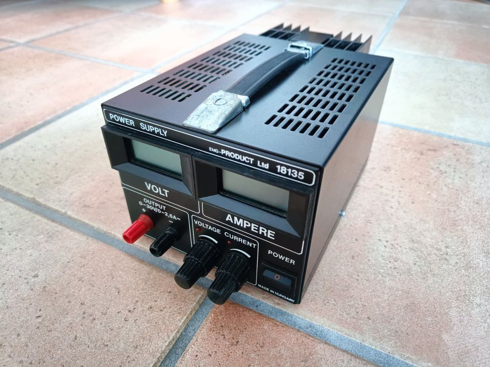 Labor Netzgerät Speisung einstellbar 0-30V 2.5A EMG DC Power (Gebraucht ...