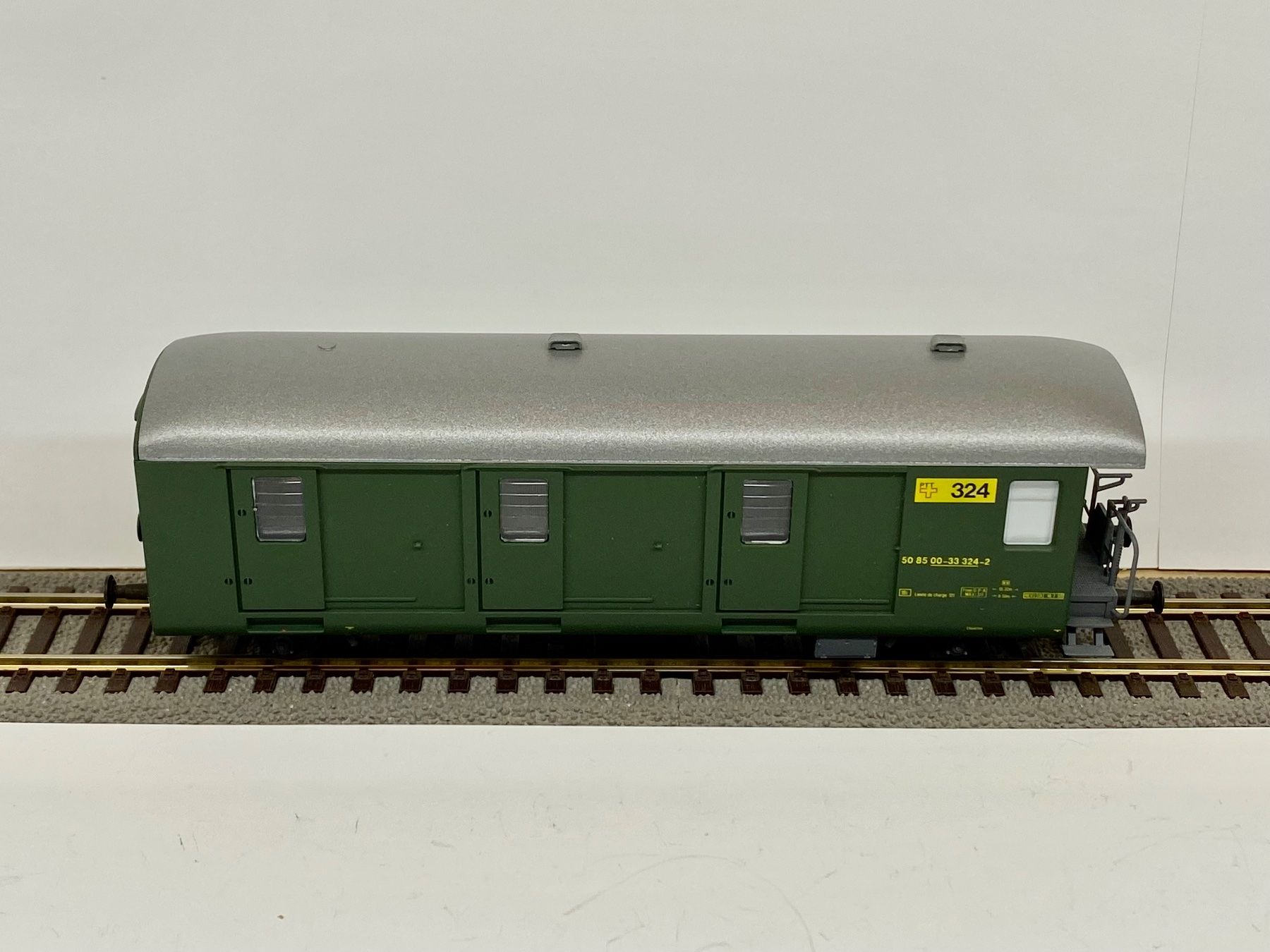 AKU 4000 F (H0 GS) Paketpostwagen PTT Z2 Nr. 324 (Gebraucht) in Zürich ...