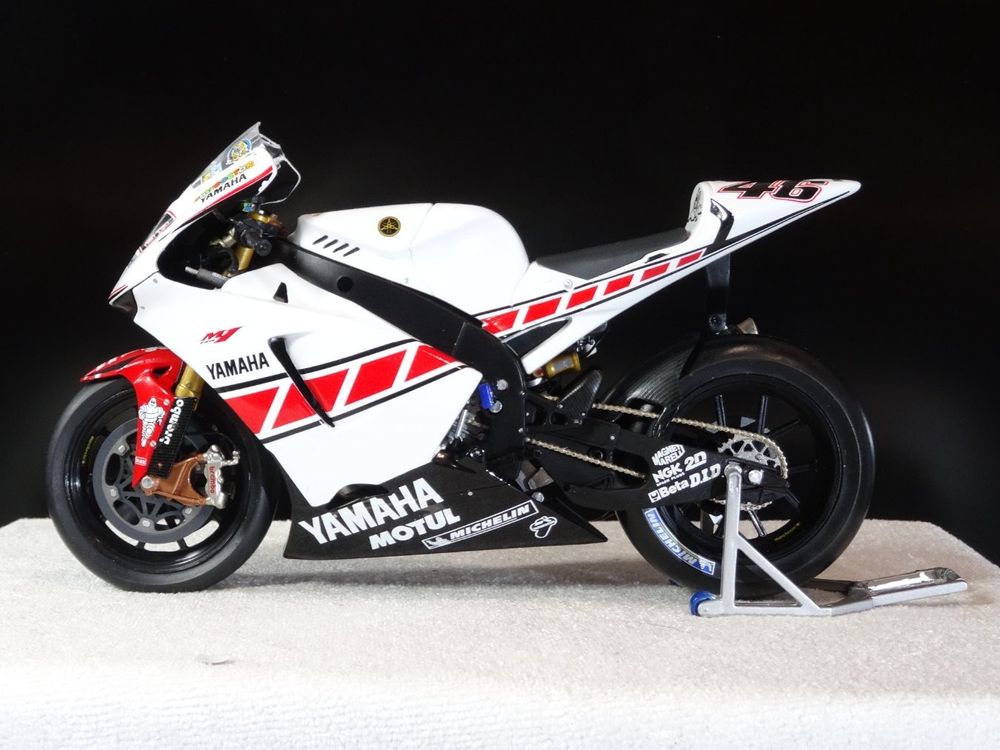 Minichamps 122 053086, Yamaha YZR-M1, Valentino Rossi, 2005 | Kaufen ...
