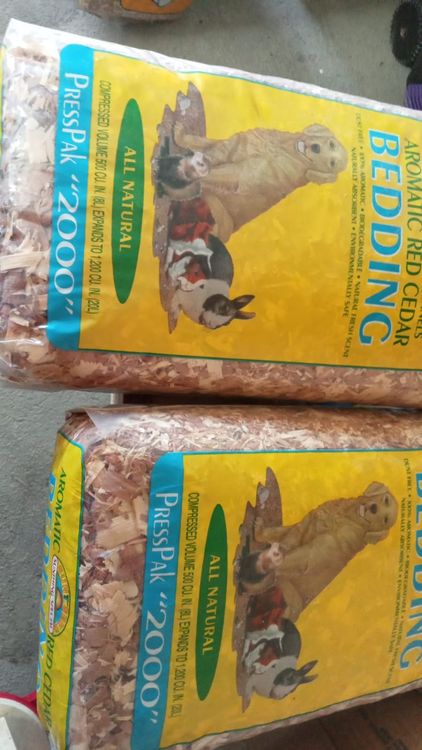 red cedar bedding 2x 5 Liter (Neu und originalverpackt) in Siebnen für ...