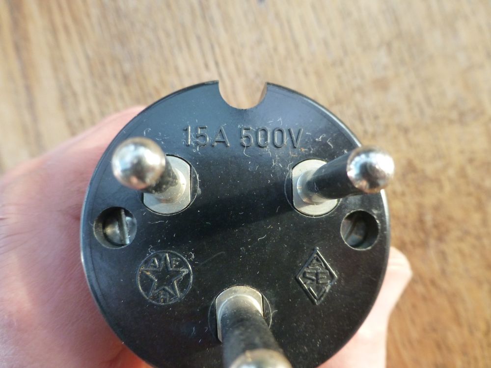 Antiker CH Stromstecker, Stecker 500V 15A von Kochherd (Gebraucht) in ...