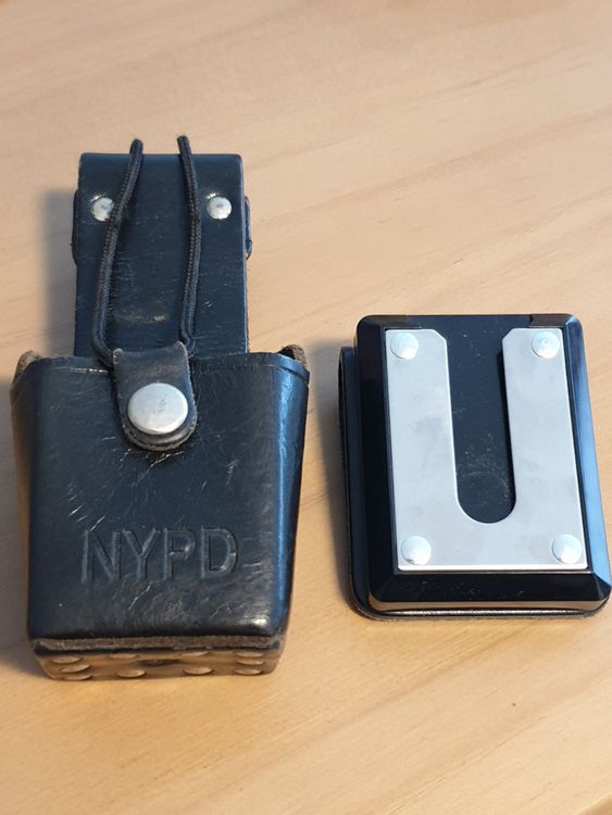 Porte radio NYPD 2004 ORIGINAL (Gebraucht) in Saillon für CHF 30 – mit ...