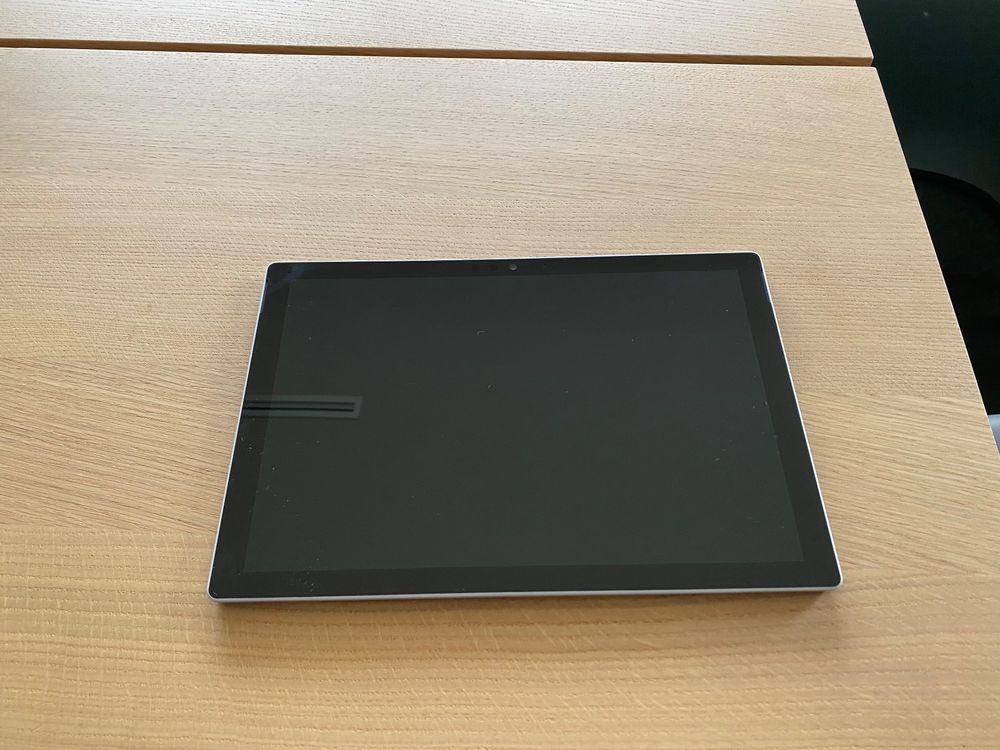 Surface Pro Model 1796 i7 + Microsoft Mini DP (Gebraucht) in Stäfa für ...