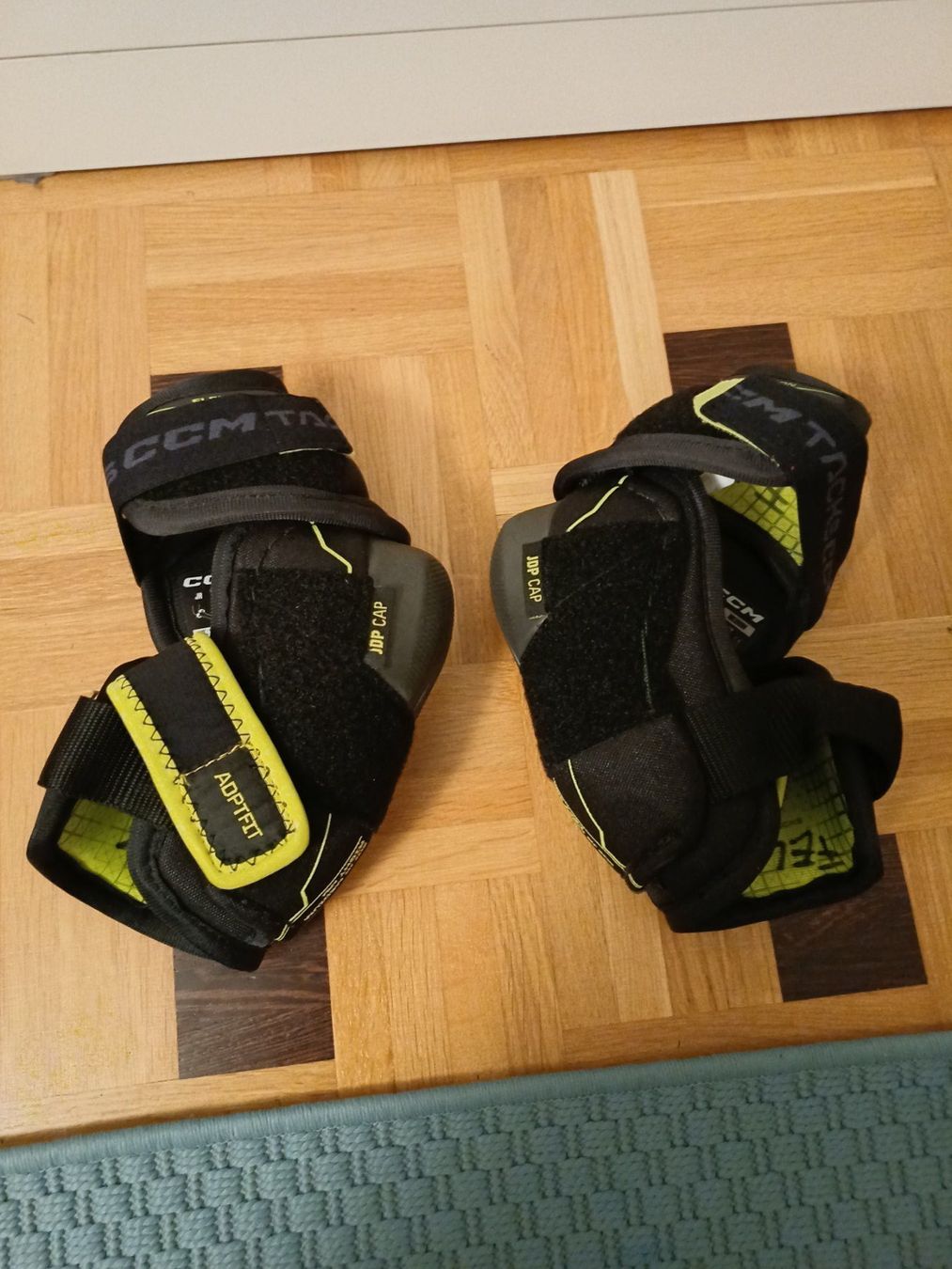 Ellbogenschoner CCM Tacks XF Junior Medium (Neu (gemäss Beschreibung ...