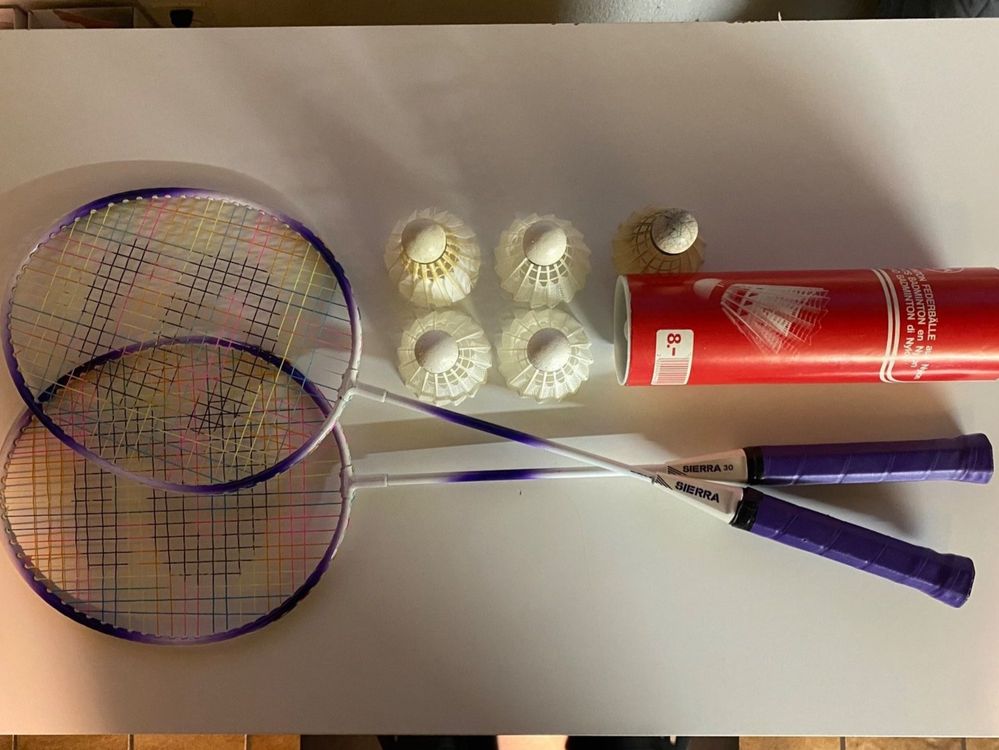 Badminton / Federballschläger mit Bällen aus Nylon (Gebraucht) in Baar ...